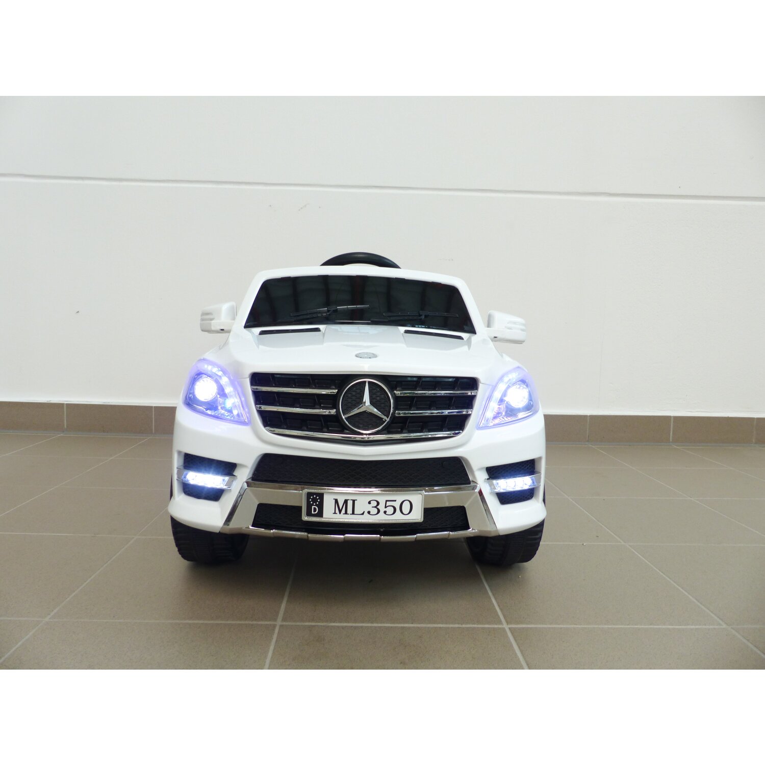 Kinder Elektro Auto Mercedes ML350 Kinderauto Elektrofahrzeug in Weis